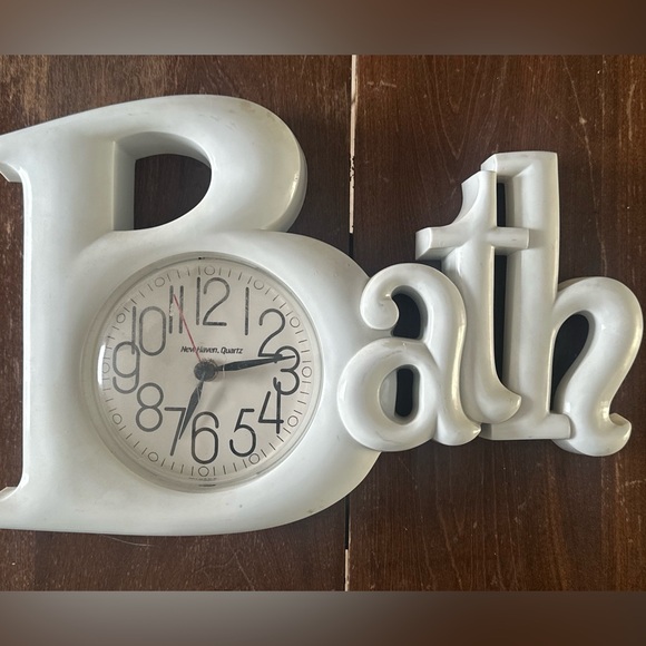 New Haven | Wall Decor | Vintage 8s New Haven Quartz Bath Wall Clock ...